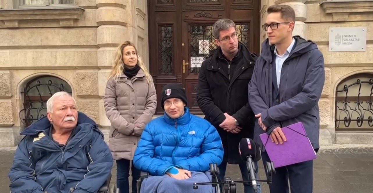 Itthon: Két kérdésben kezdeményez népszavazást eutanázia-ügyben Karsai ... Itthon: Két kérdésben kezdeményez népszavazást eutanázia-ügyben Karsai ...
